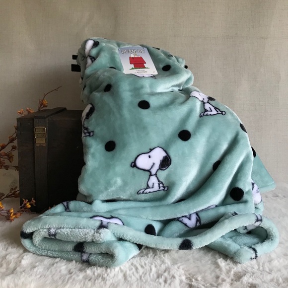Peanuts | Bedding | Peanuts Snoopy Teal Polka Dot 2x Plush Throw | Poshmark